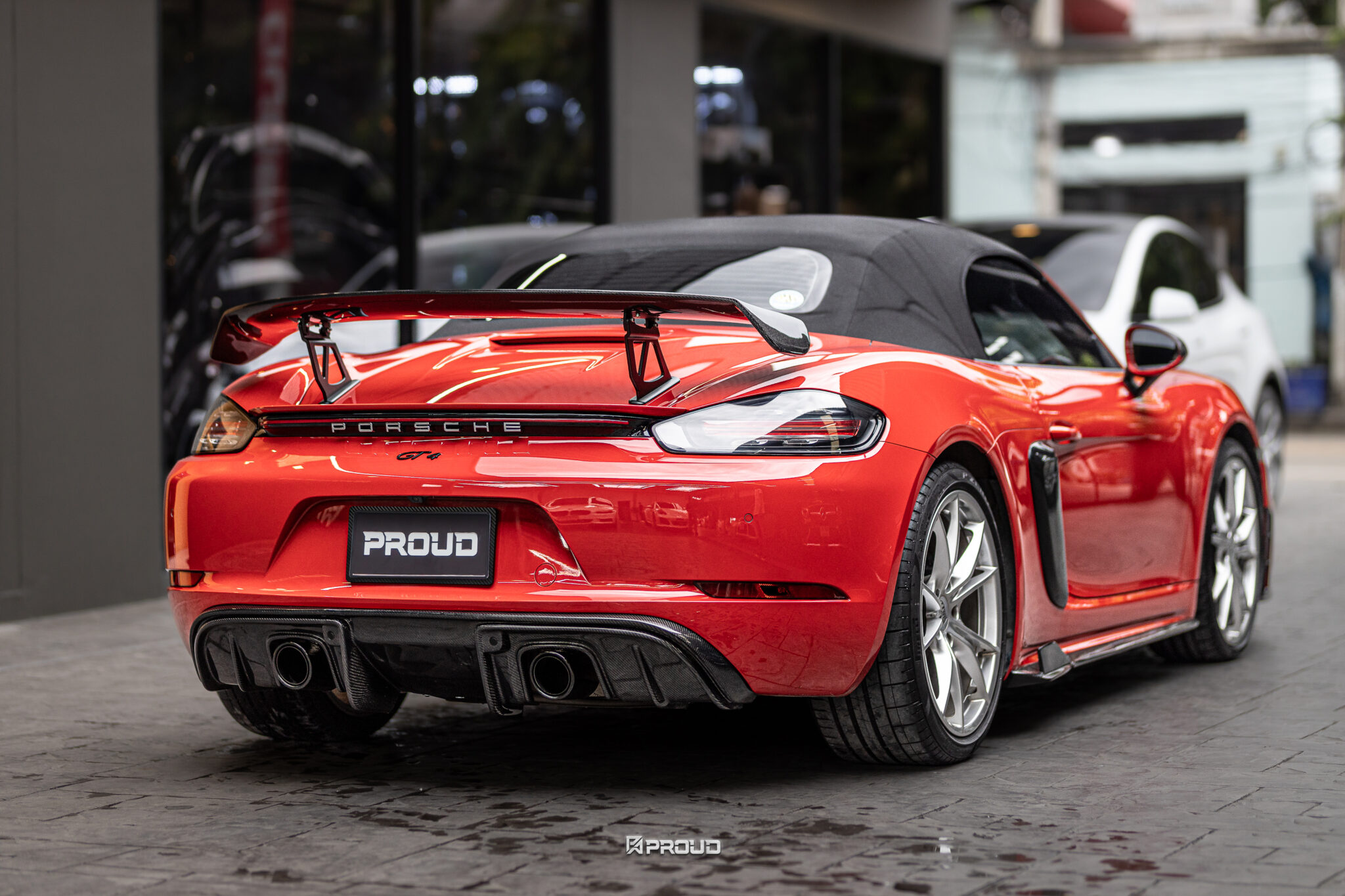 ชุดแต่งแปลงโฉม Porsche 718 Boxster เป็น GT4 • Proud Auto Parts