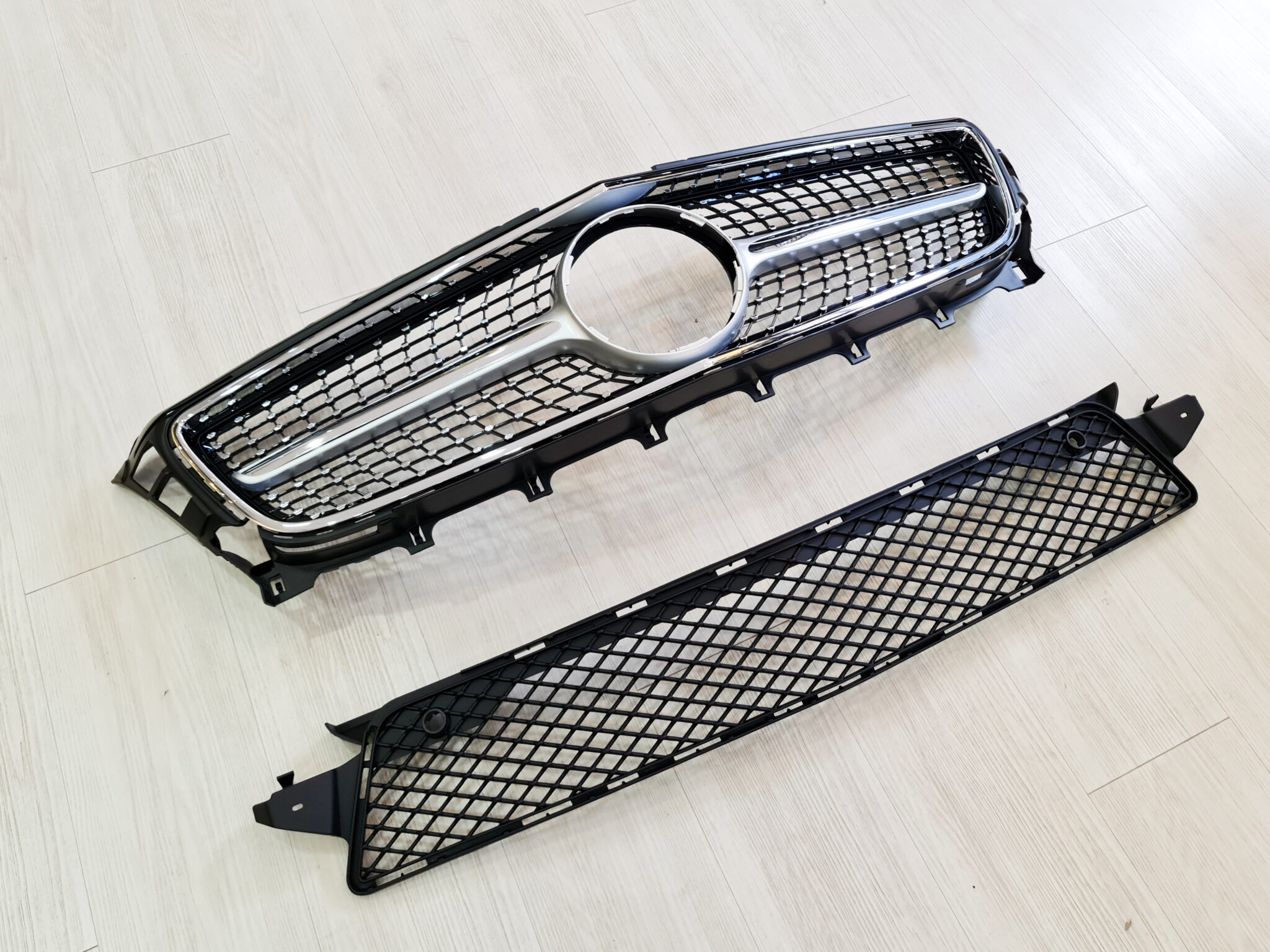 กระจังหน้า Benz CLS W218 - GRILLE PARTS CLS W218 [Diamond] • Proud Auto ...
