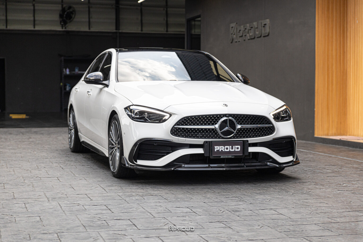 ชุดแต่งแปลงโฉม Benz C Class W206 - Avantgard เป็น AMG