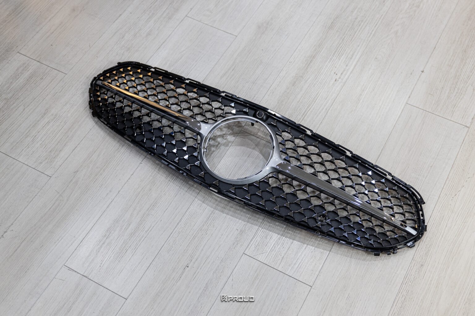 กระจังหน้า Diamond Benz C W206 Avantgard • Proud Auto Parts